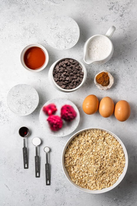 Raspberry Baked Oatmeal Cups | Healthy & Easy Breakfast Idea