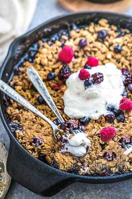 Keto Berry Crisp Recipe | An Easy Low Carb Fresh/Frozen Berry Dessert